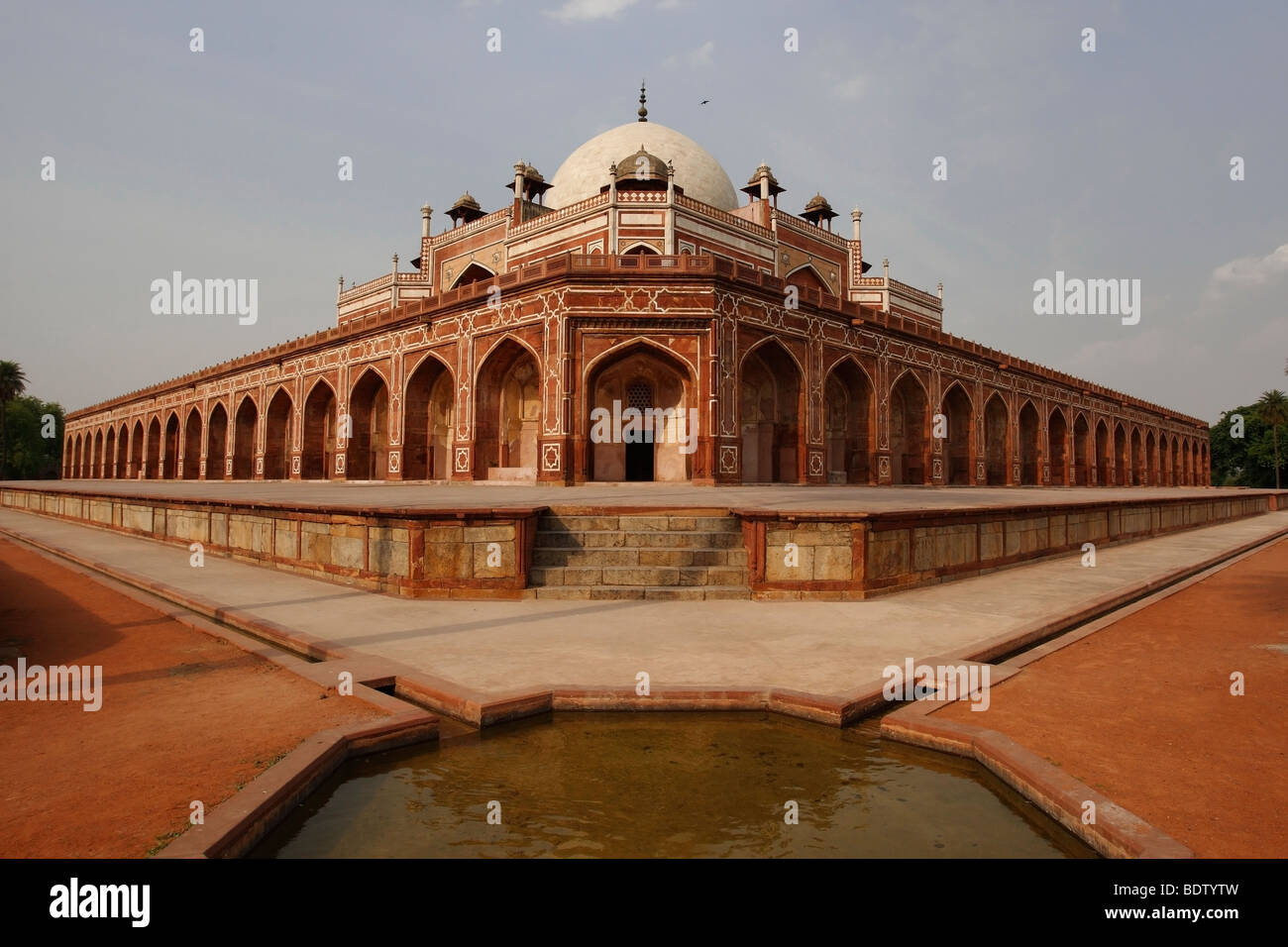 Mausoleum building hi-res stock photography and images - Alamy