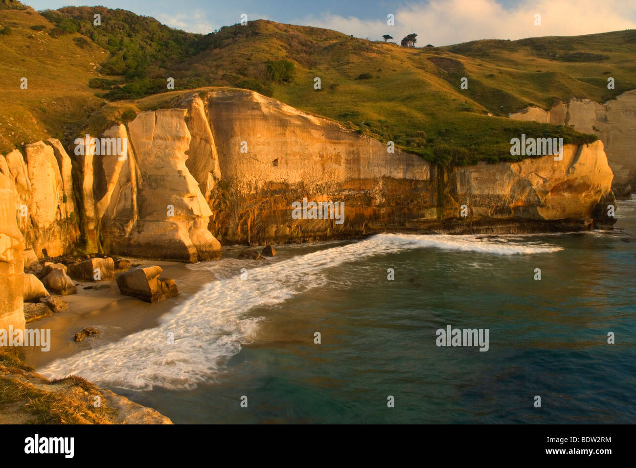 Cliff formations at Tunnel Beach, Otago, South Island, New Zealand ...