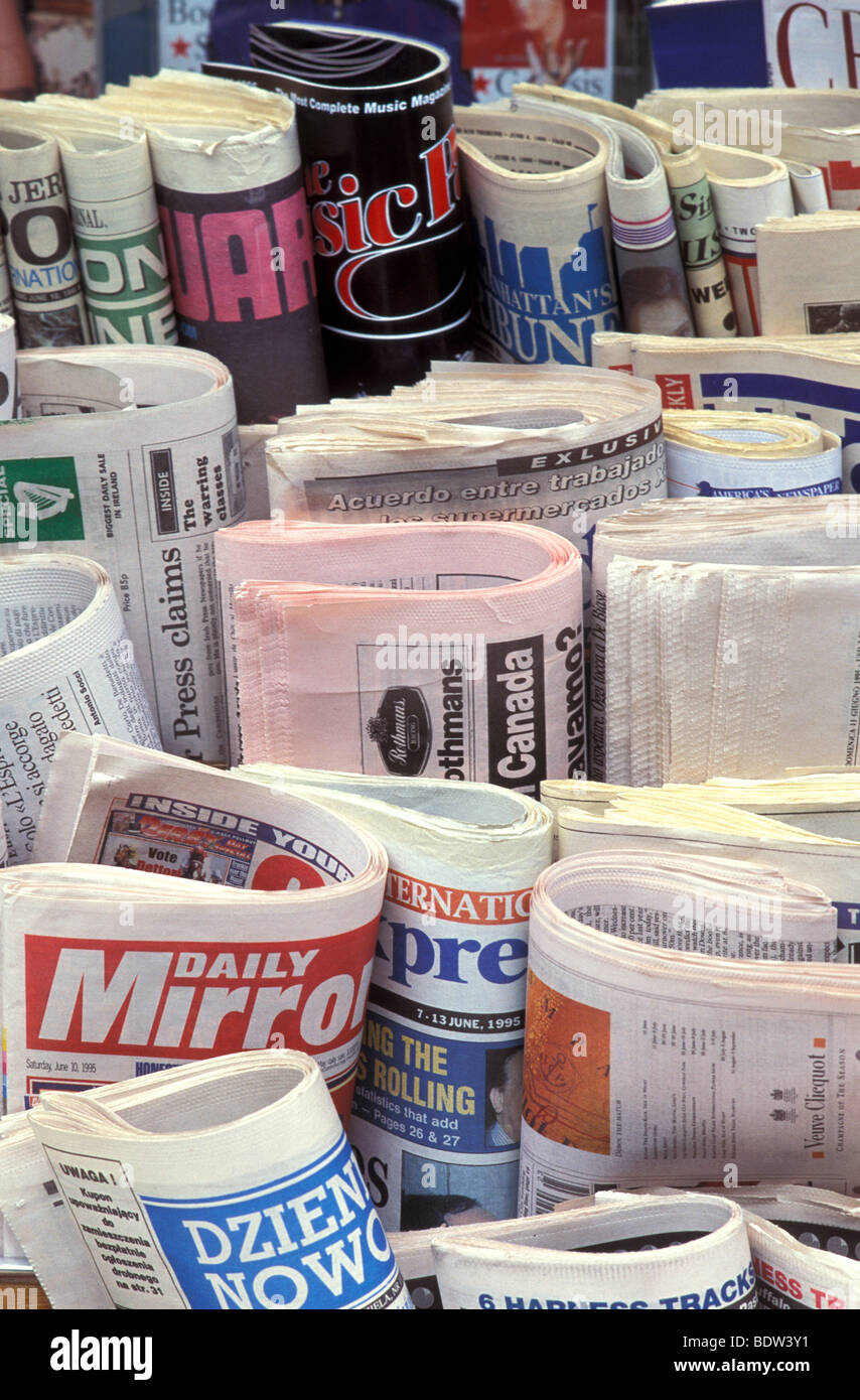 International newspaper distribution hi-res stock photography and ...