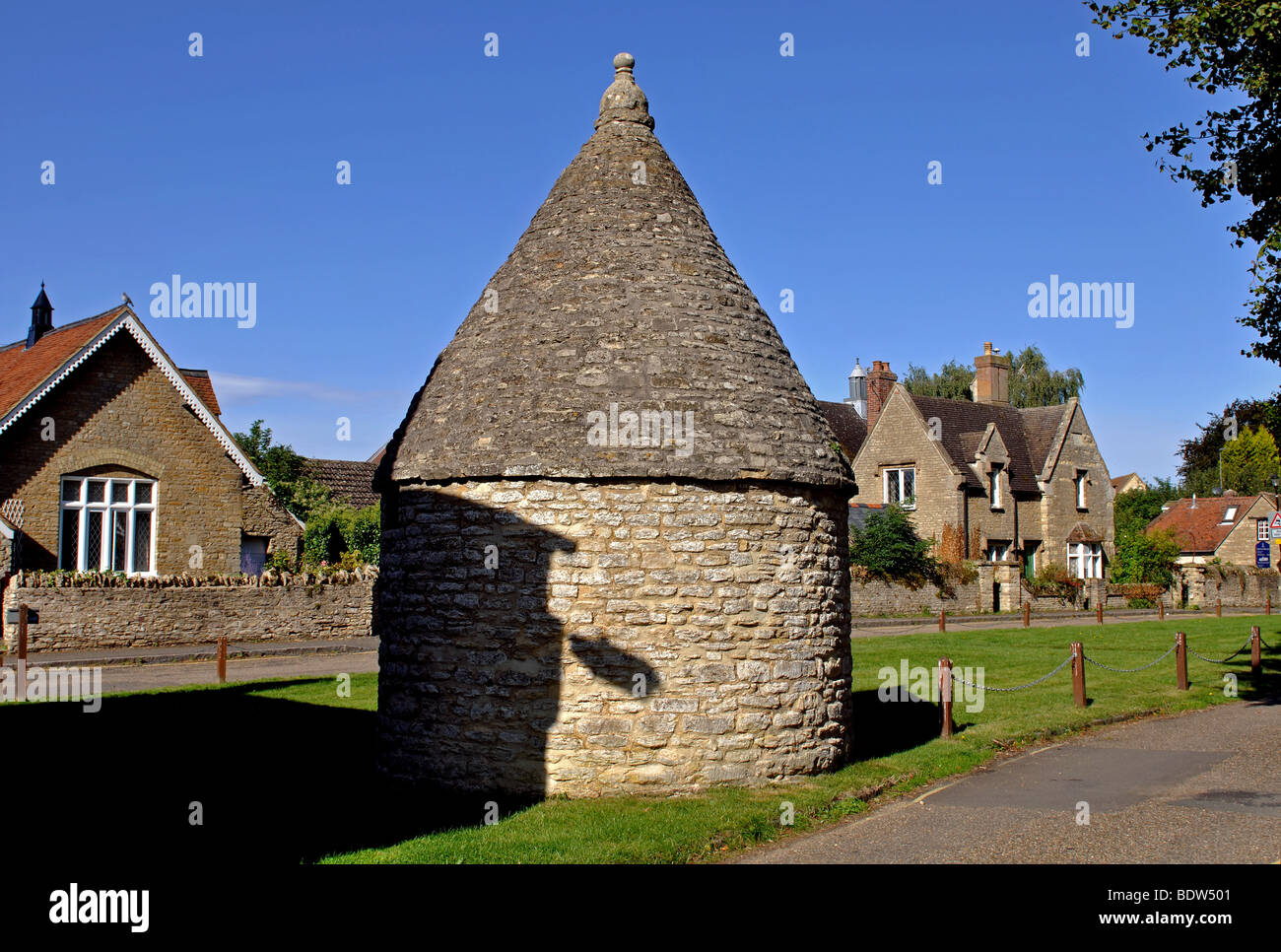 Village lock up hi-res stock photography and images - Alamy