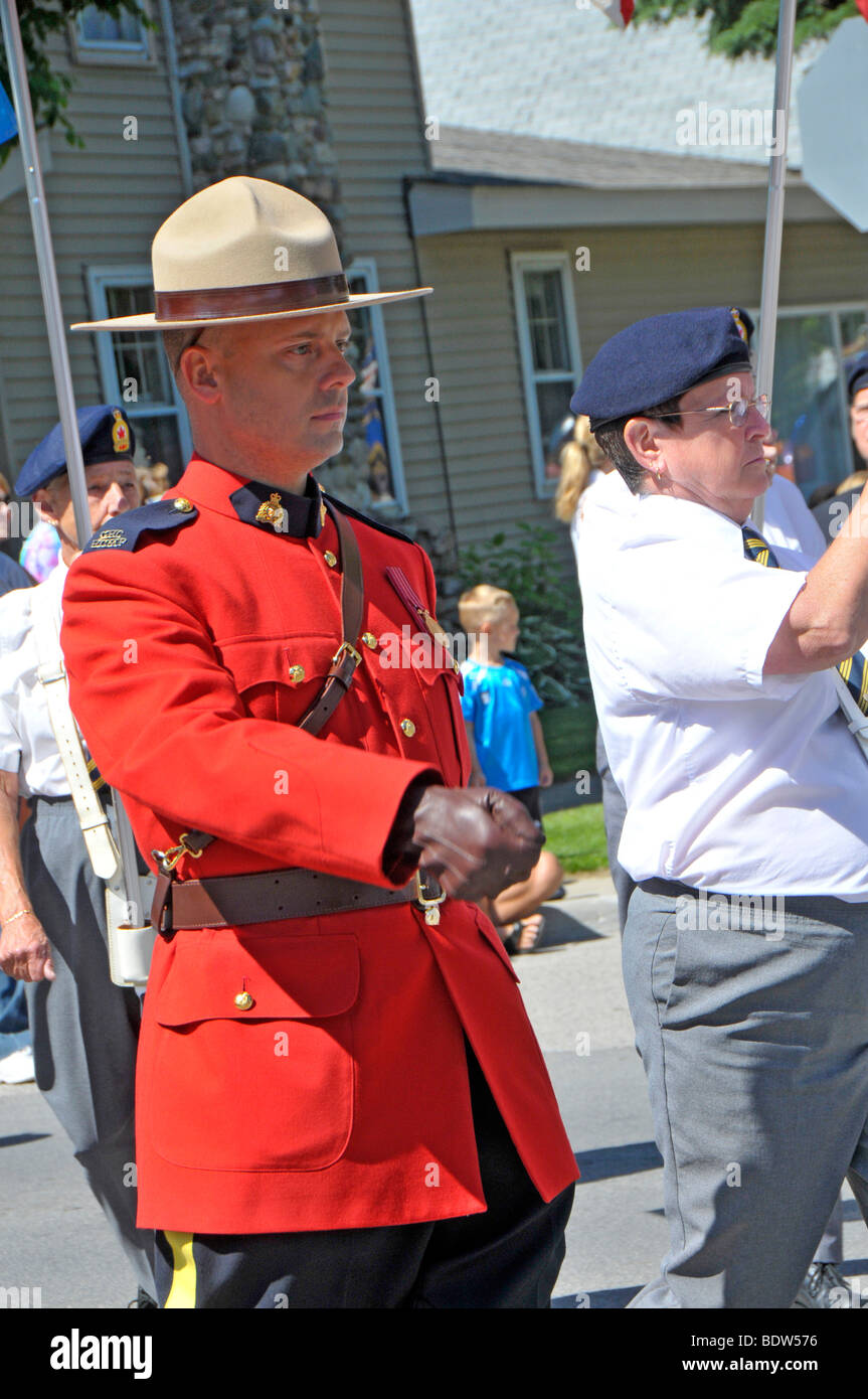 Rcmp officer uniform hi-res stock photography and images - Alamy