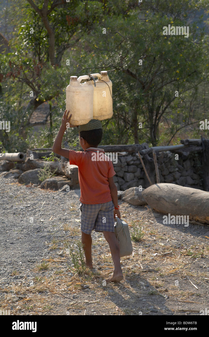 Child fetching hi-res stock photography and images - Alamy