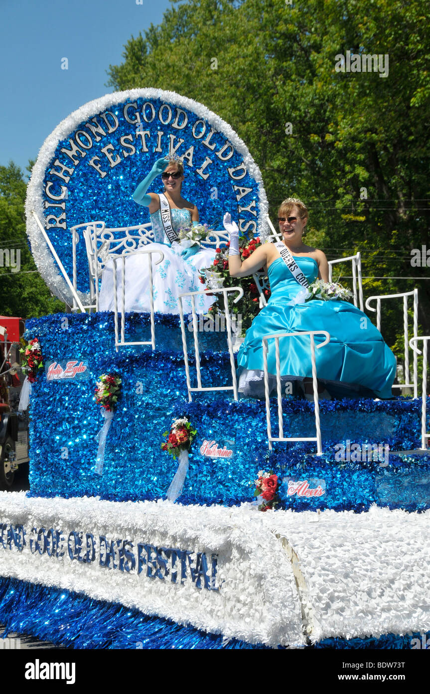 Beauty Pageant Queen and Court in Patriotic Parade Stock Photo - Alamy