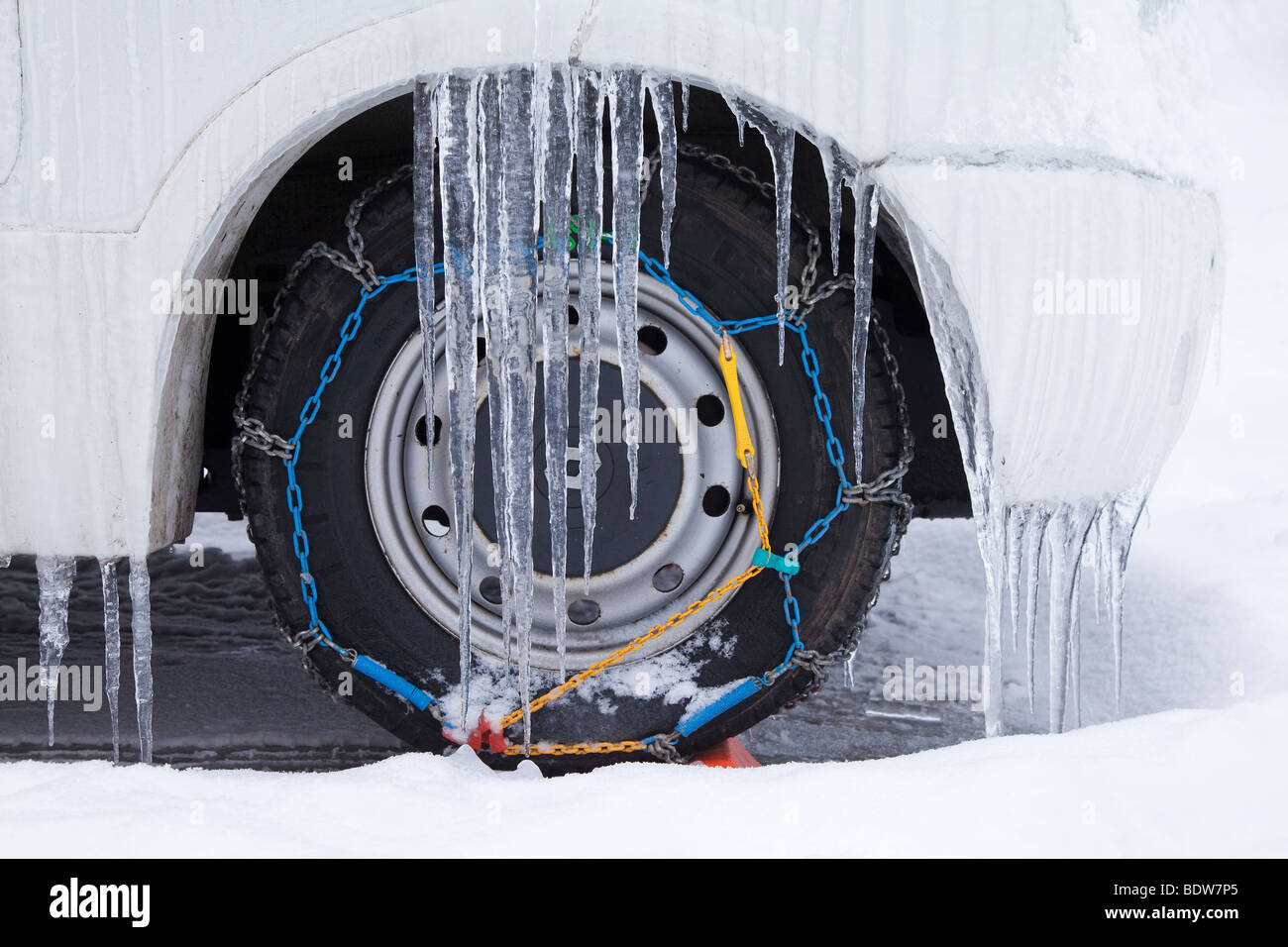 Snow chains hi-res stock photography and images - Alamy