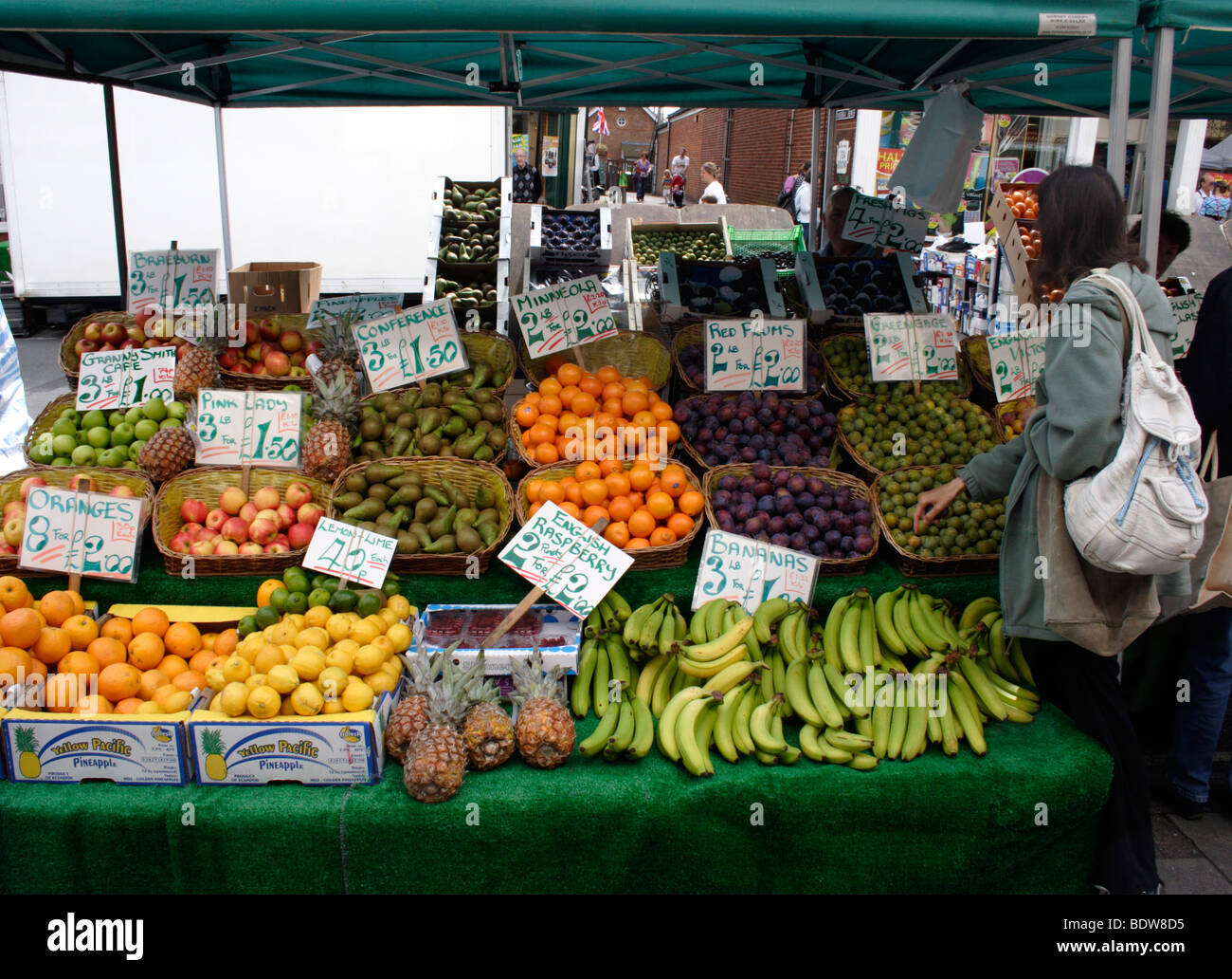 Lymington high street hi-res stock photography and images - Alamy