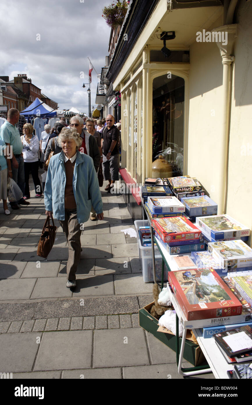 People shopping at High Street Lymington Stock Photo - Alamy