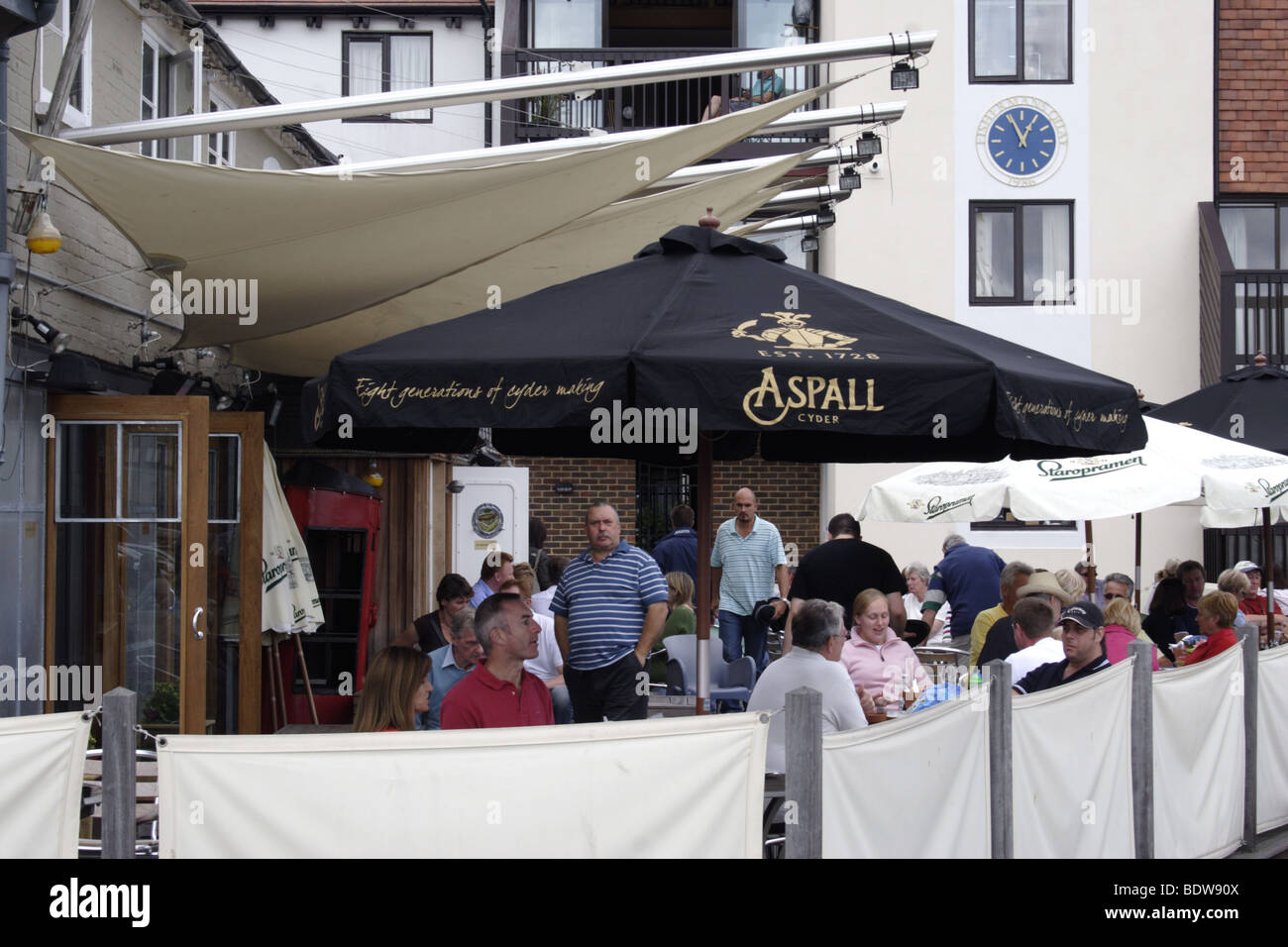 Ship Inn pub at Lymington harbour Hampshire Stock Photo - Alamy