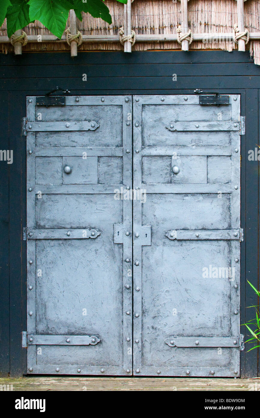 Fire doors hi-res stock photography and images - Alamy