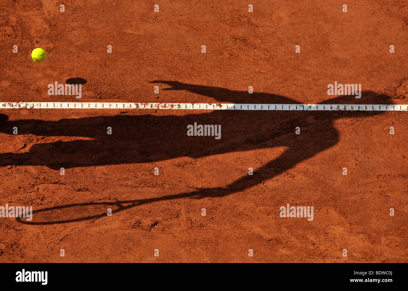 Tennis courts shadow hi-res stock photography and images - Alamy