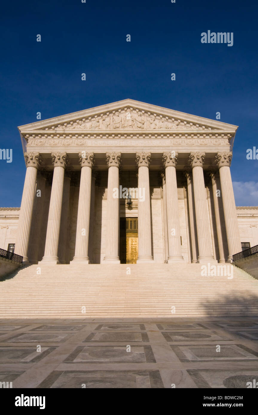 United states supreme court building hi-res stock photography and ...