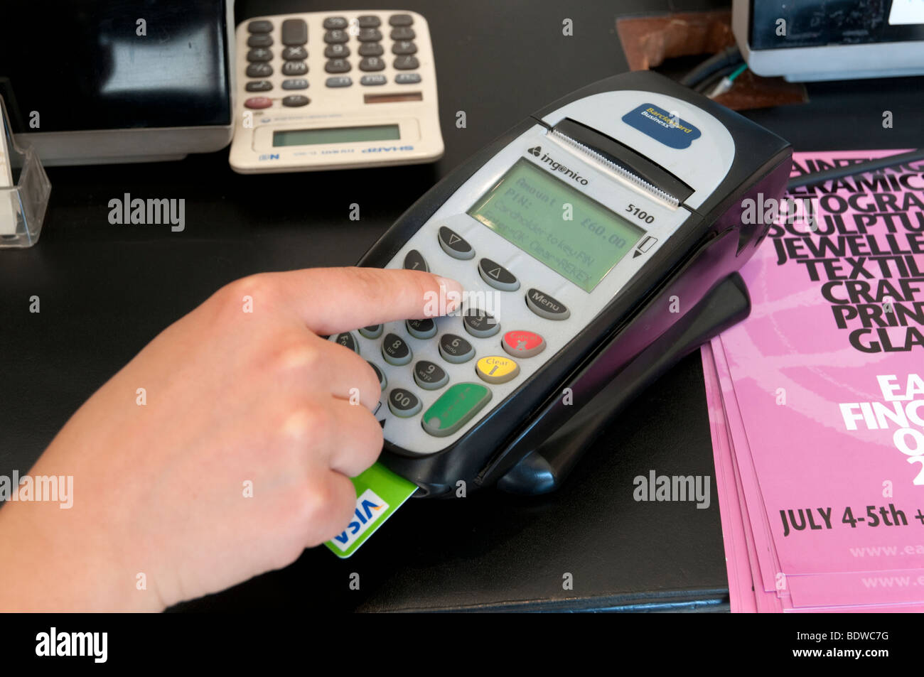 Chip and pin machine shop hi-res stock photography and images - Alamy