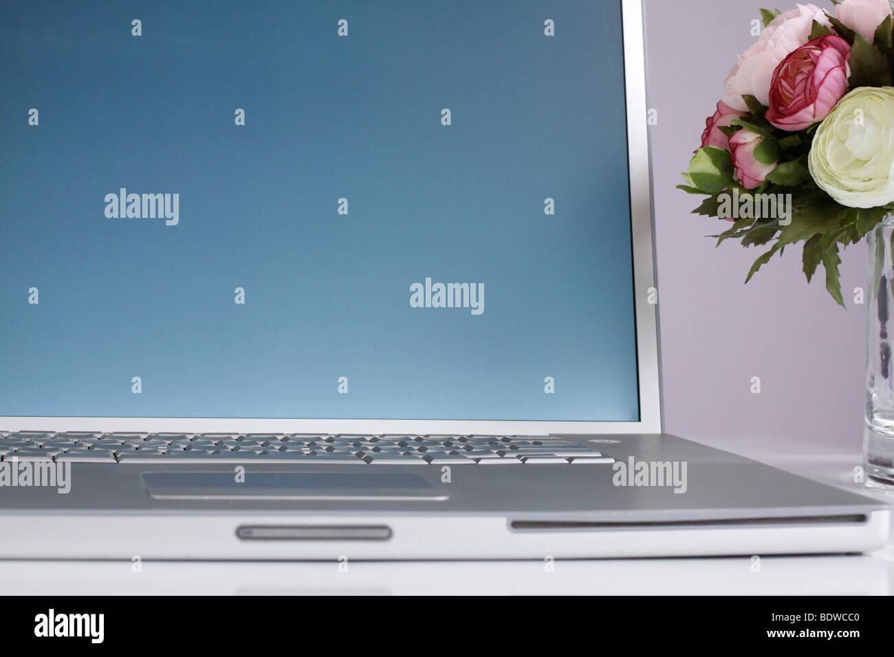 Monitor work flow hi-res stock photography and images - Alamy