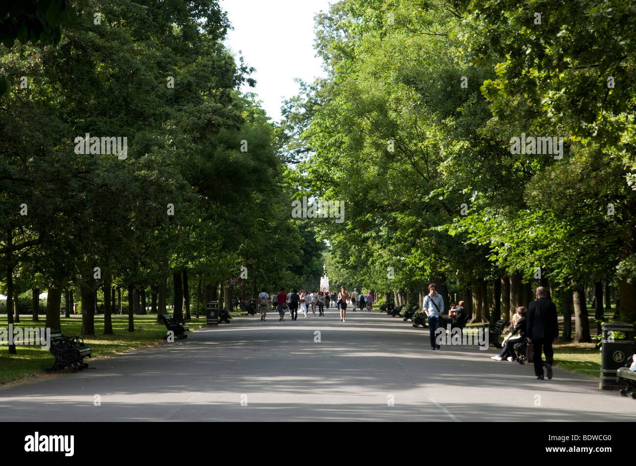 The Broad Walk in Regent's Park, London, England, UK Stock Photo - Alamy