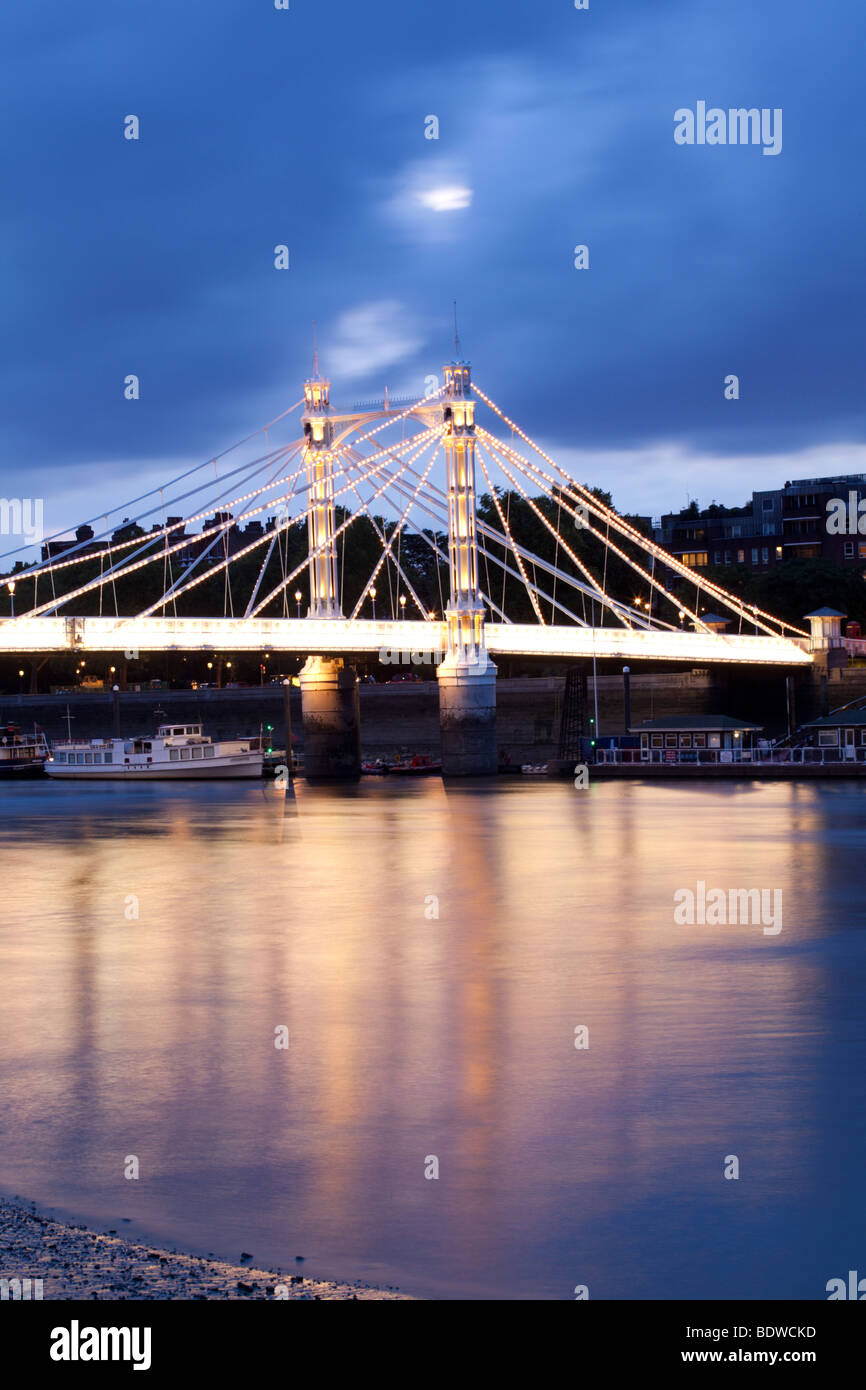 Night shot of the Albert bridge, London Stock Photo - Alamy