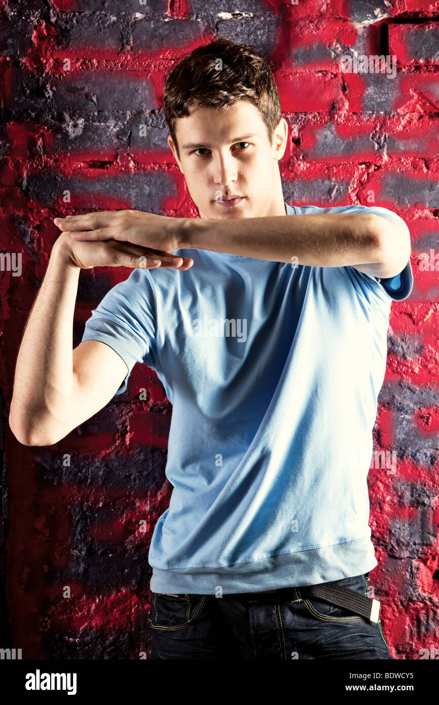 Dancing pose hi-res stock photography and images - Alamy