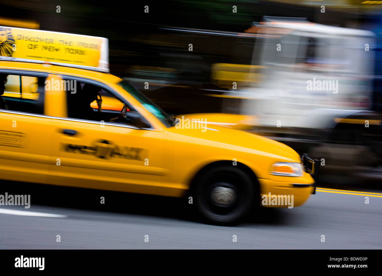 Driving taxi in new york hi-res stock photography and images - Alamy