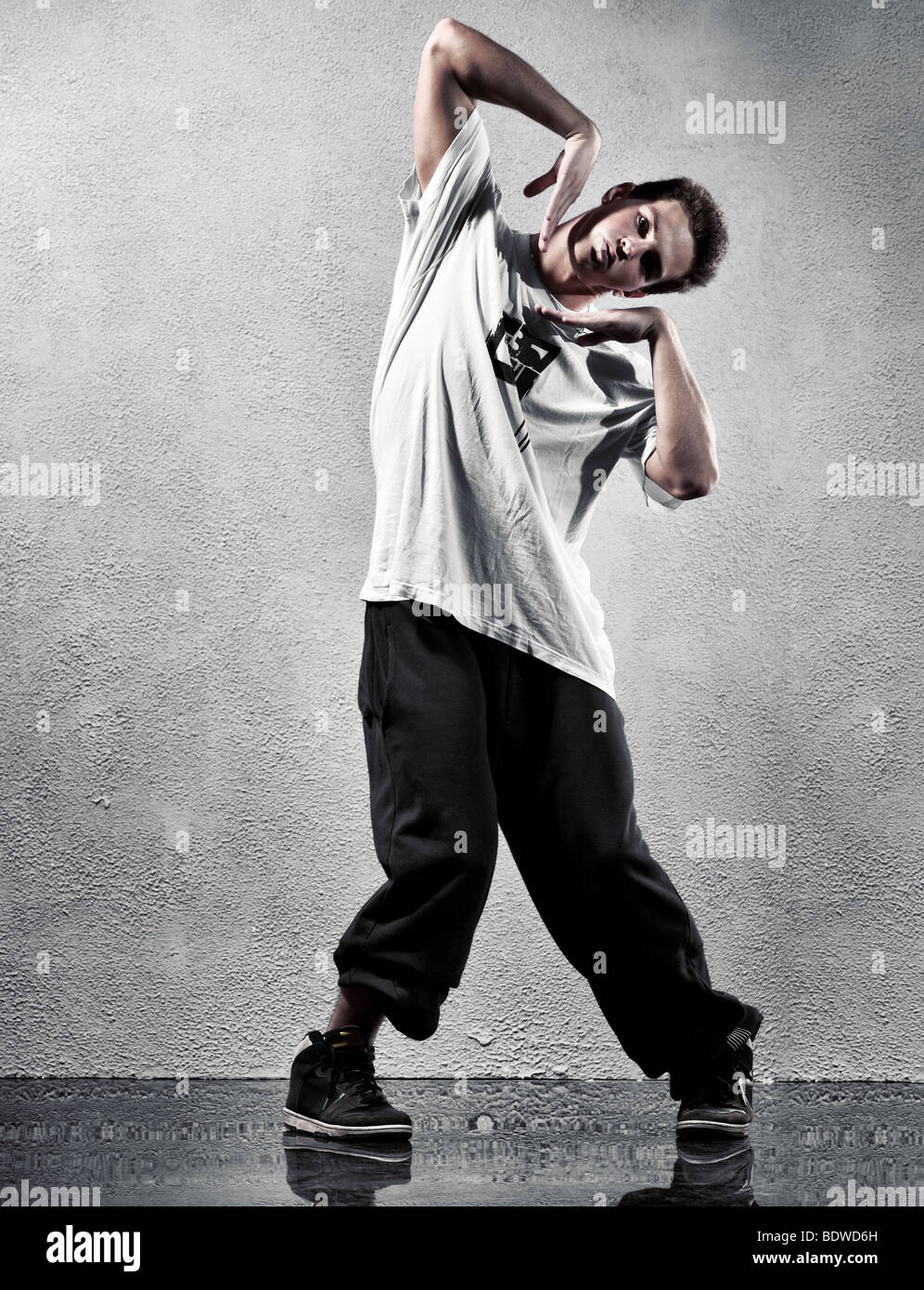 Young man modern dance. High contrast colors Stock Photo - Alamy