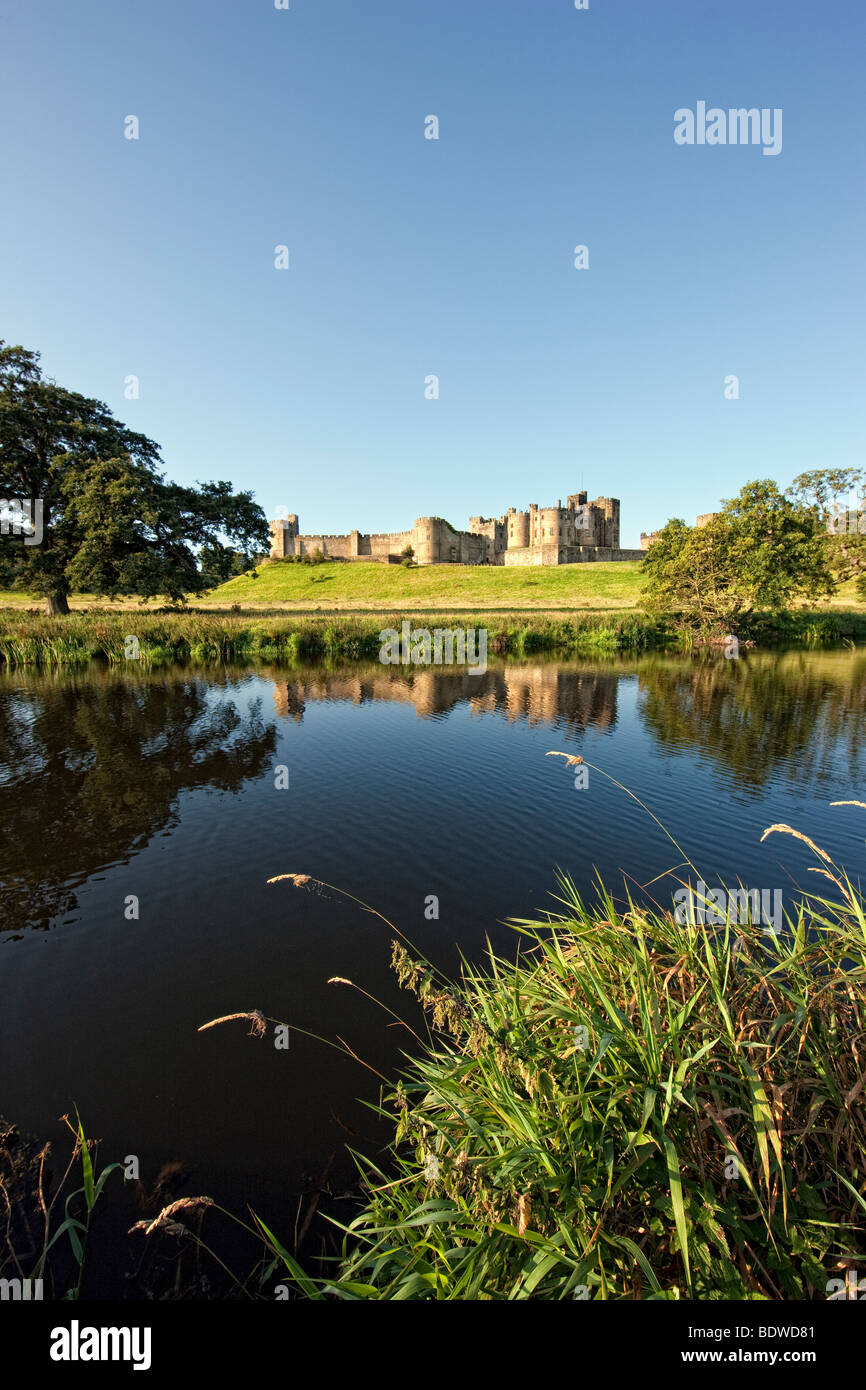 Alnwick castle hi-res stock photography and images - Alamy