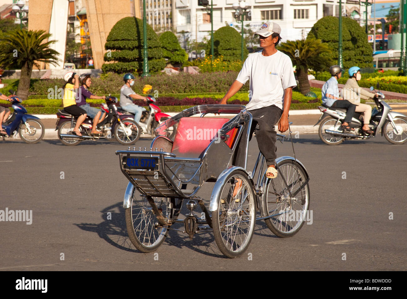 Touting for business hi-res stock photography and images - Alamy