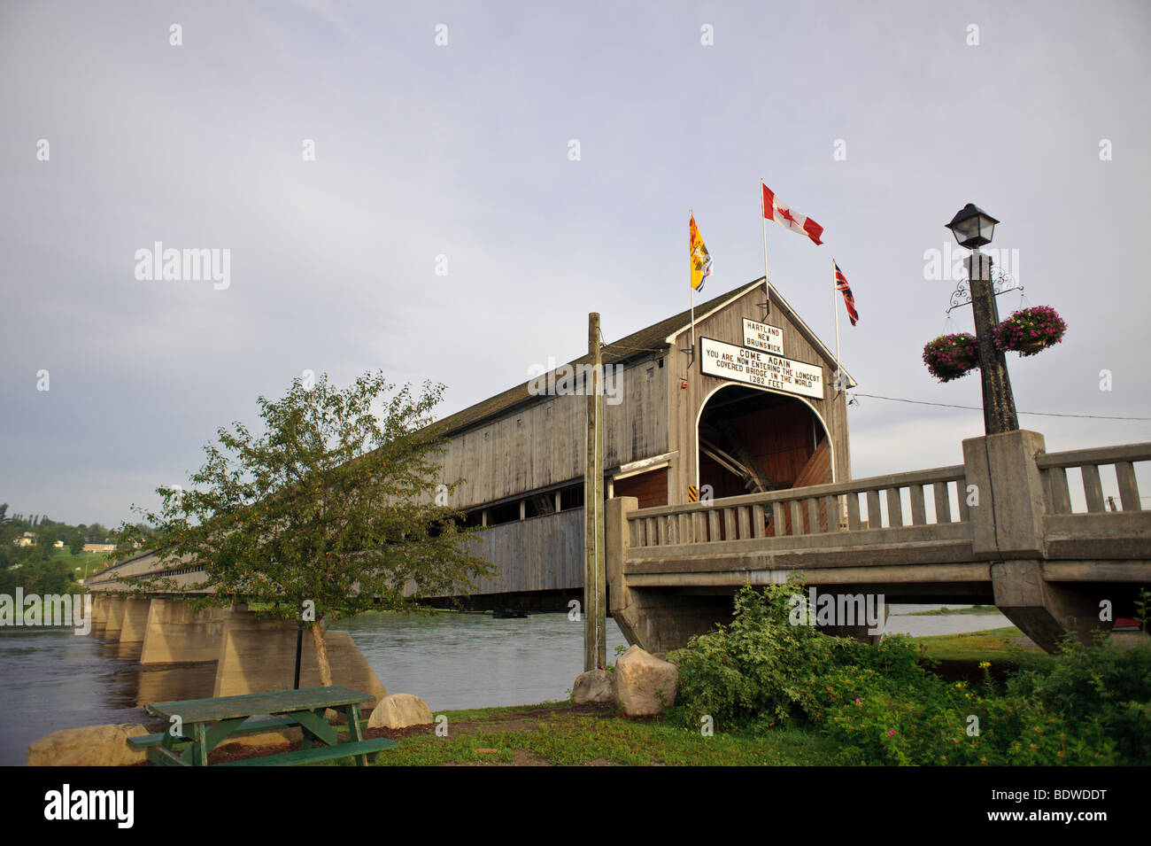 New brunswick covered bridge hi-res stock photography and images - Alamy