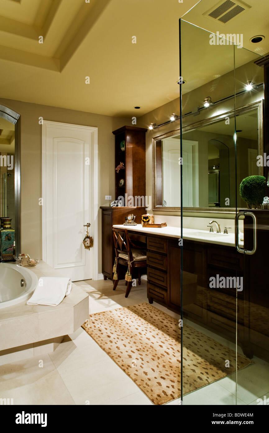 Bathroom vanity tub hi-res stock photography and images - Alamy