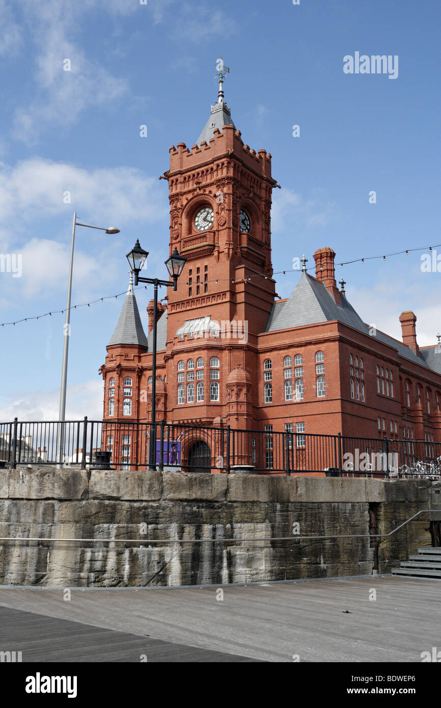 Cardiff bay pierhead hi-res stock photography and images - Alamy