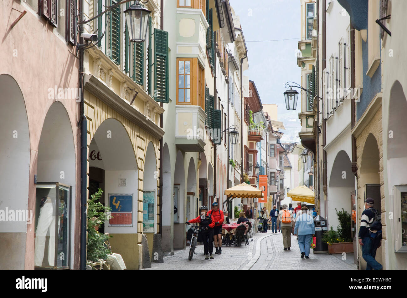 Alcove alley trentino alto adige hi-res stock photography and images ...