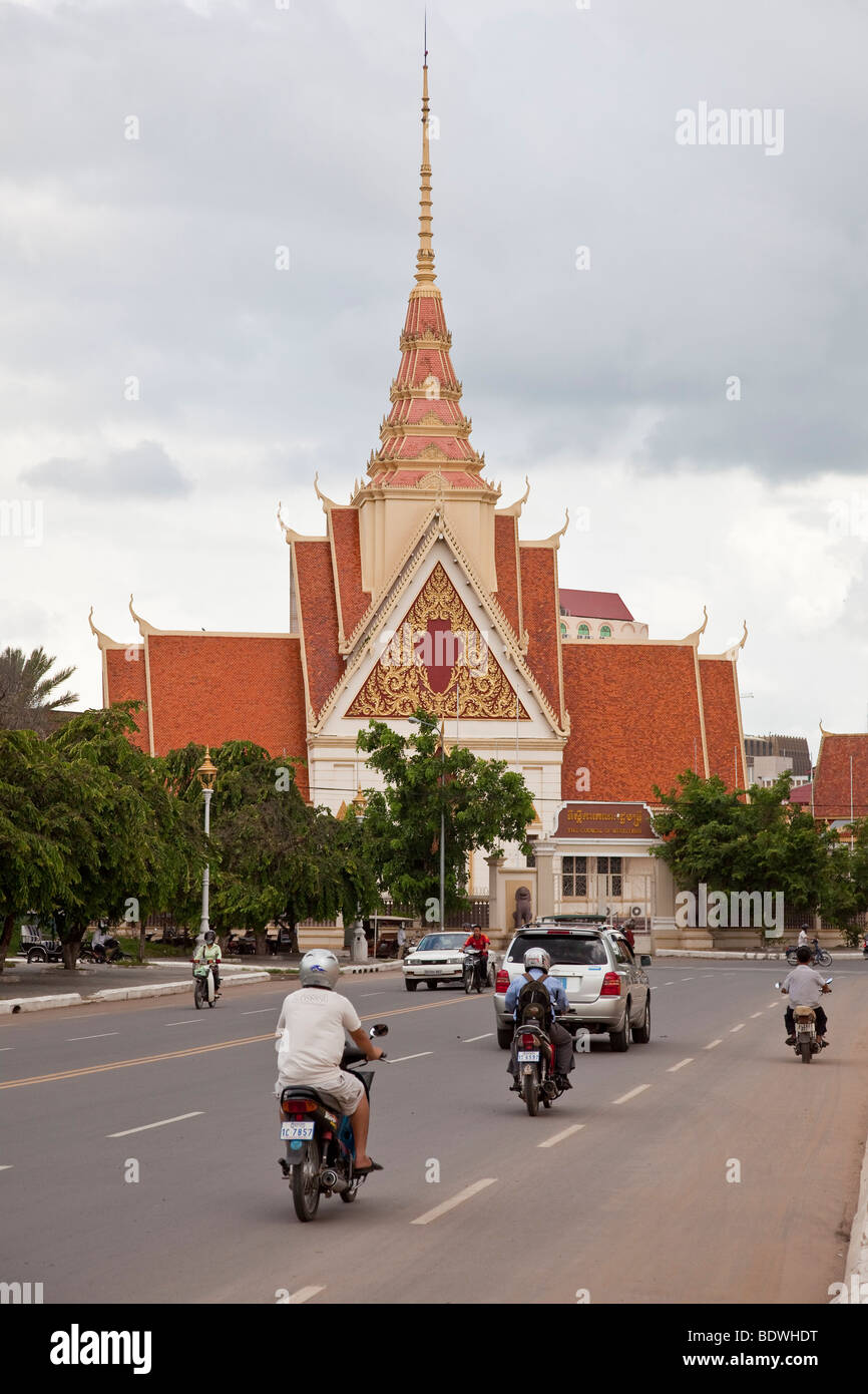 One of the main streets in Phnom Penh, Cambodia Stock Photo - Alamy