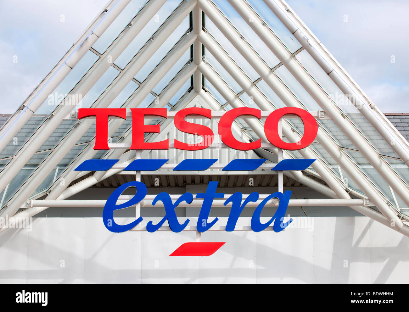 Tesco Extra Logo Stock Photos & Tesco Extra Logo Stock Images - Alamy