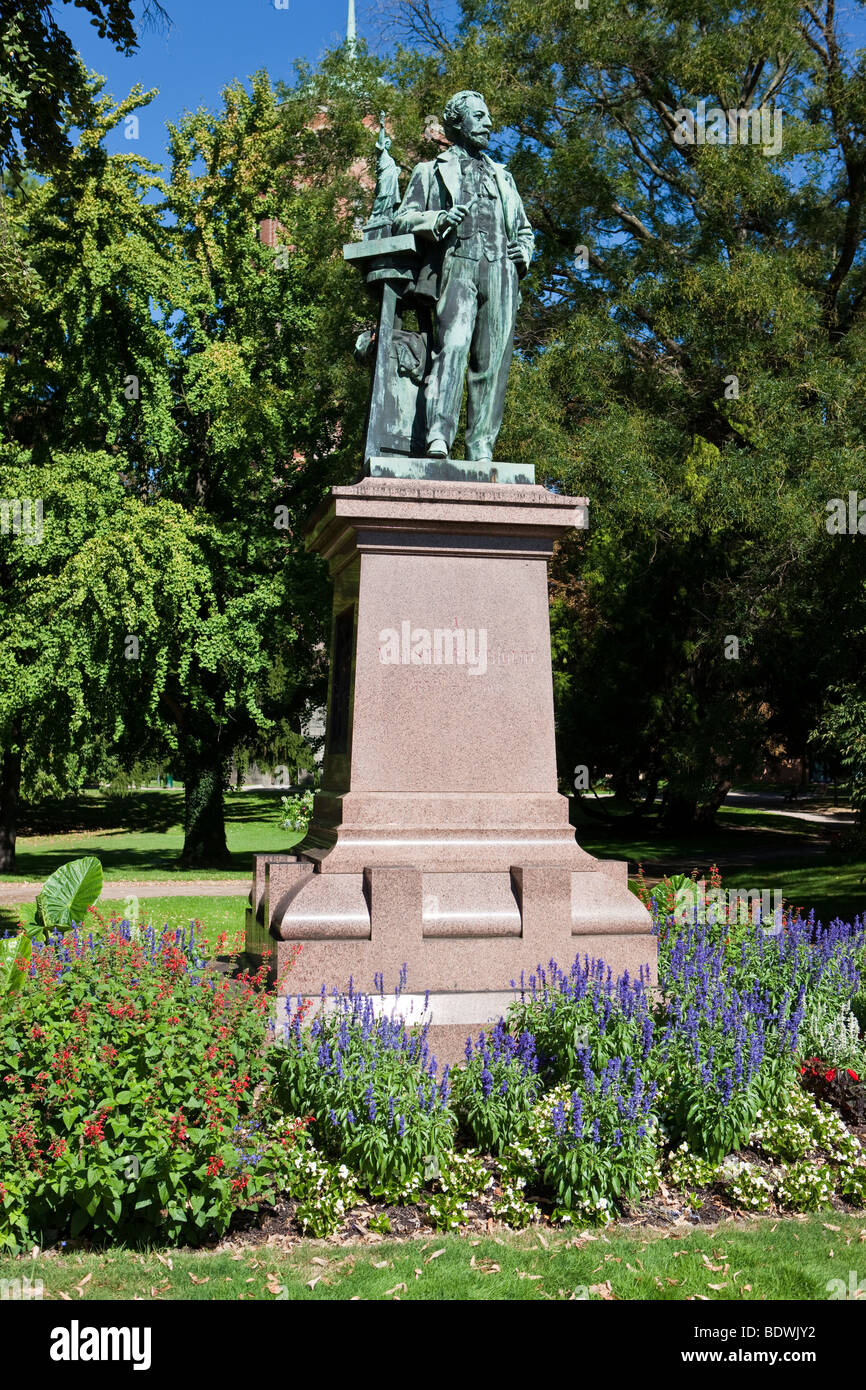 Memorial statue for Auguste Bartholdi, created by the sculptors Hubert ...