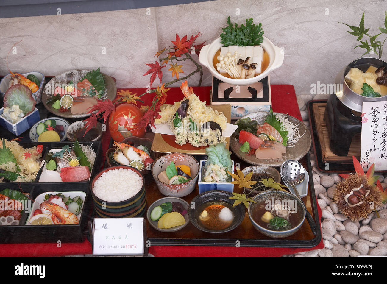 Restaurant window display hi-res stock photography and images - Alamy