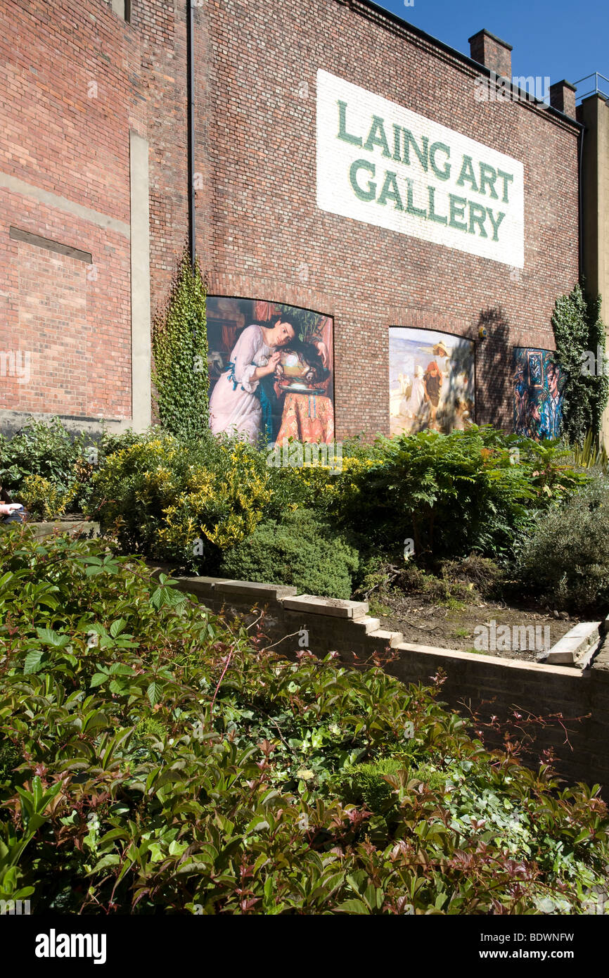 Exterior of the Laing Art Gallery in Newcastle upon Tyne Stock Photo ...