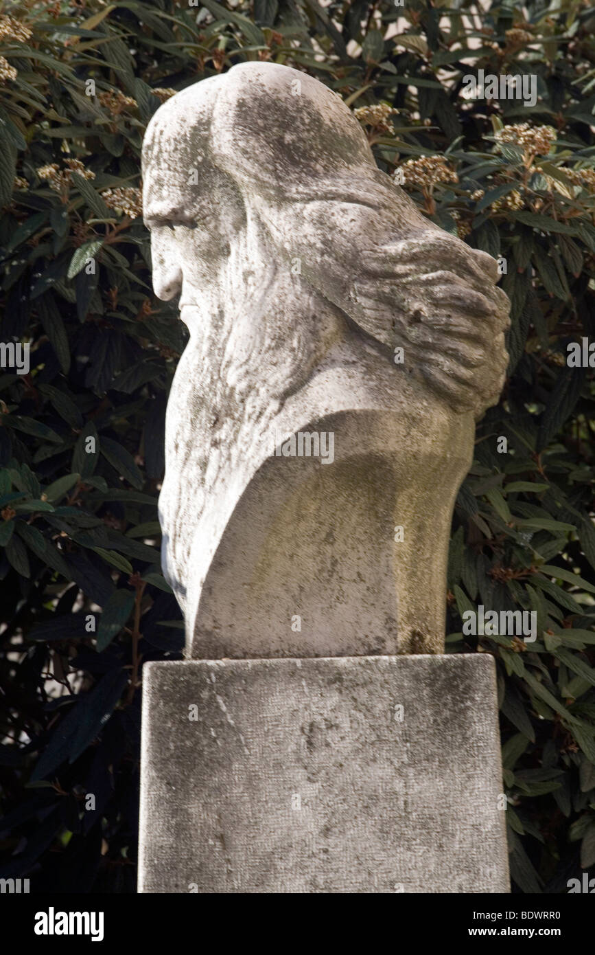 Pecs statue hi-res stock photography and images - Alamy