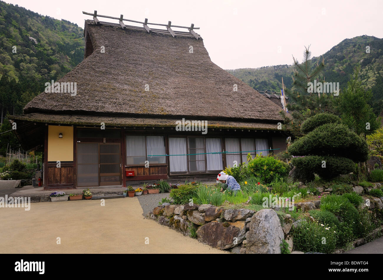 Traditional thatched farmhouse, gassho, gassho-zukuri, Ohara near Kyoto ...
