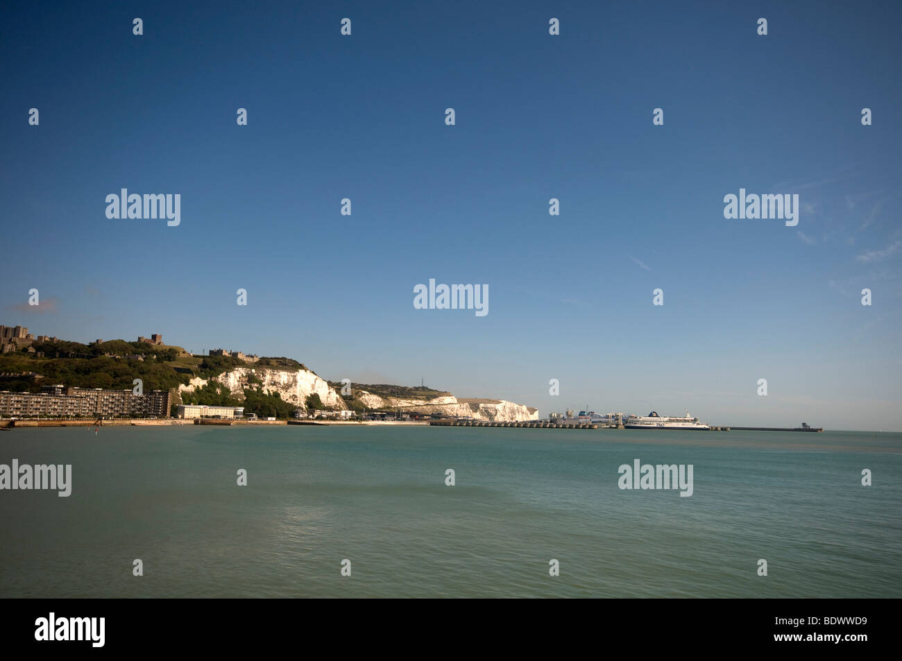 Dover castle beach cliffs hi-res stock photography and images - Alamy