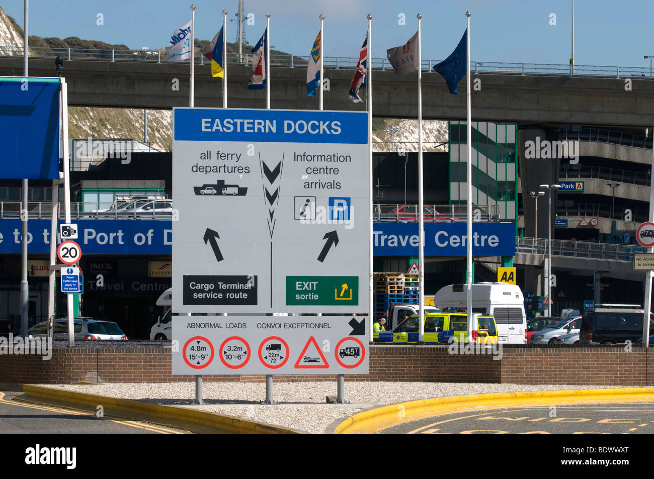 Port of dover and sign hi-res stock photography and images - Alamy