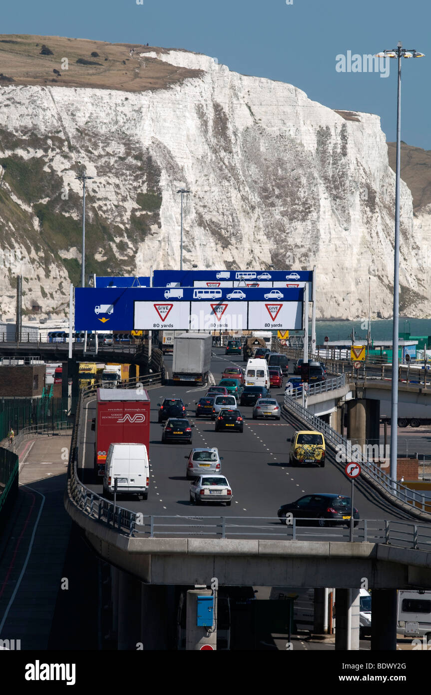 Port of dover and sign hi-res stock photography and images - Alamy