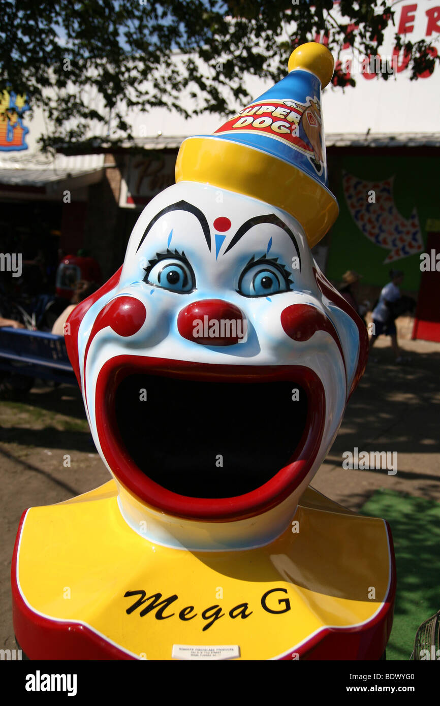 Clown trash can hi-res stock photography and images - Alamy