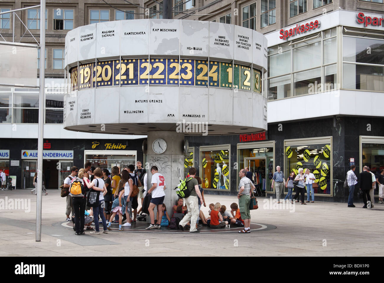 World clock hi-res stock photography and images - Alamy