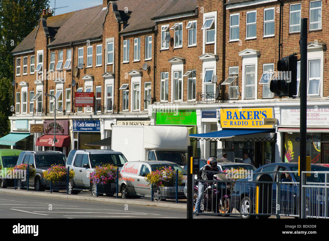 Parade of shops uk hi-res stock photography and images - Alamy