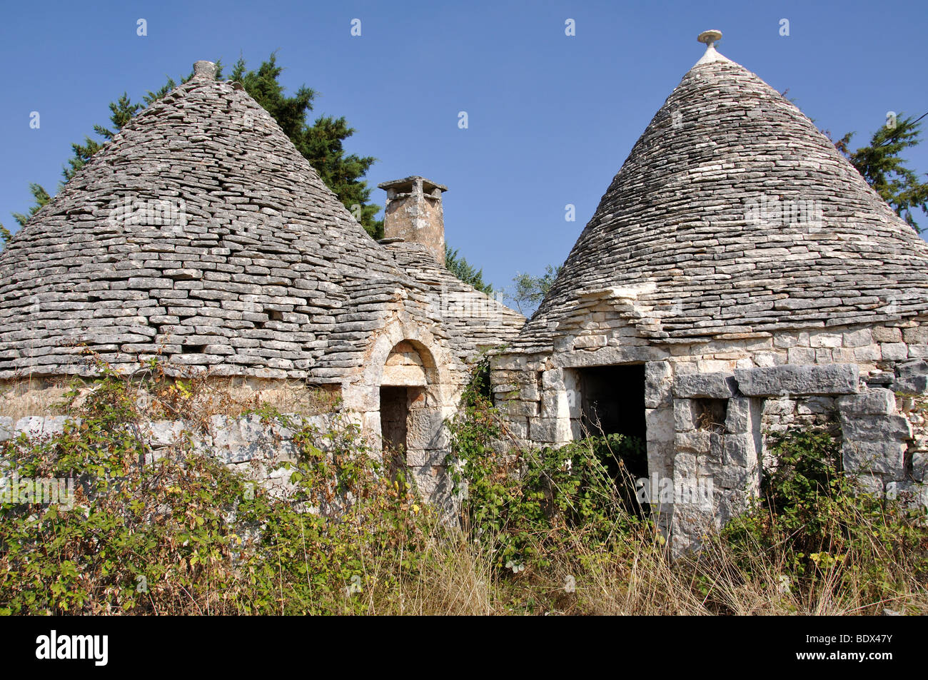 Trulli houses in countryside, La Valle D’Itria, Bari Province, Puglia ...
