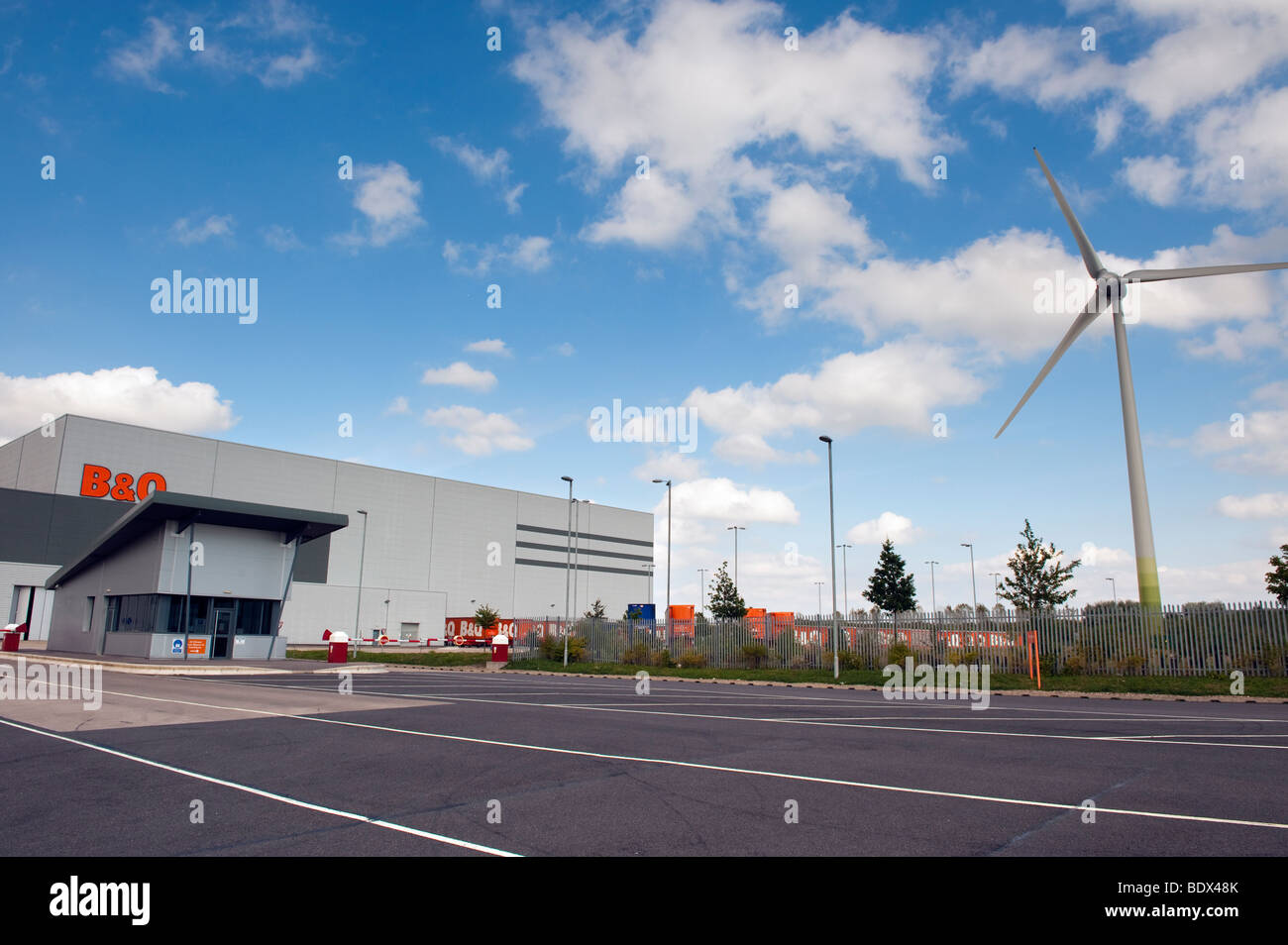 B&Q distribution centre and wind turbine at "Manton Wood" Worksop ...