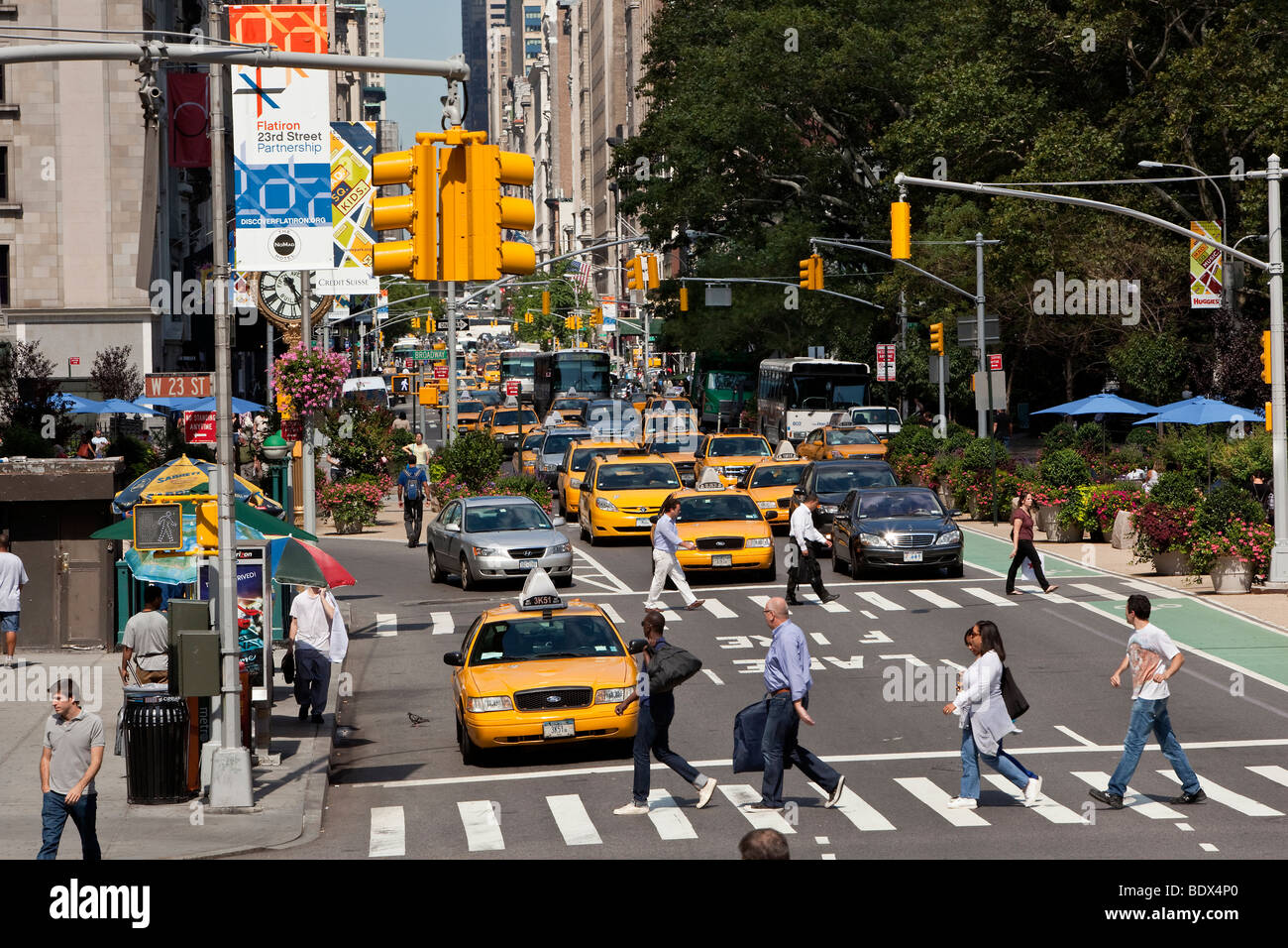 New york city busy streets hi-res stock photography and images - Alamy