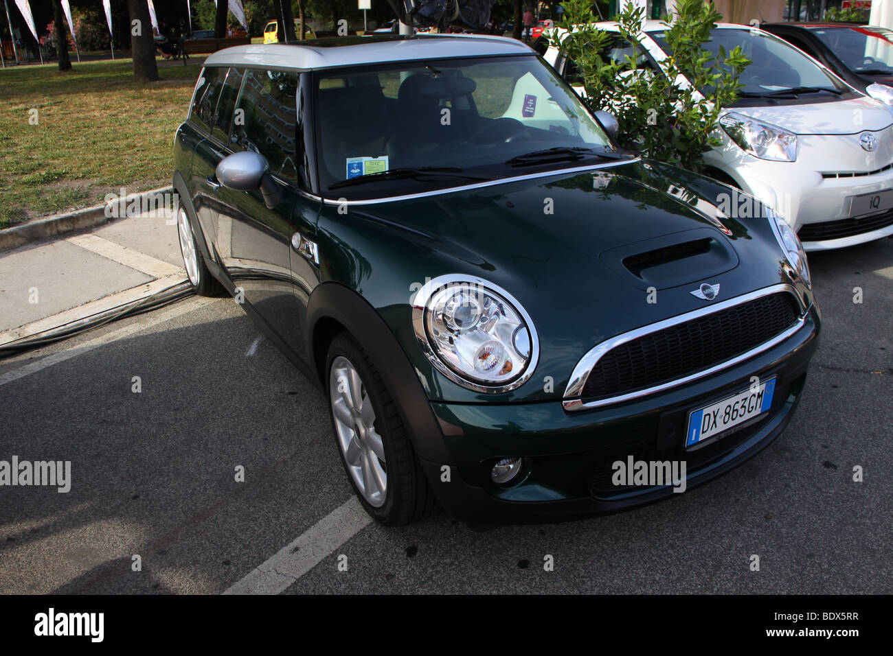 Green mini cooper hi-res stock photography and images - Alamy
