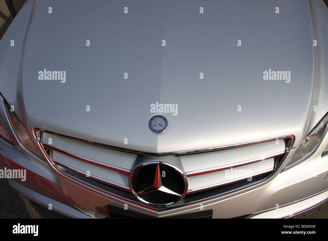 Front of a silver Mercedes Class E Stock Photo - Alamy