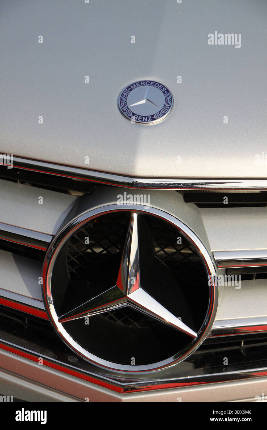 Silver colour color car hi-res stock photography and images - Alamy
