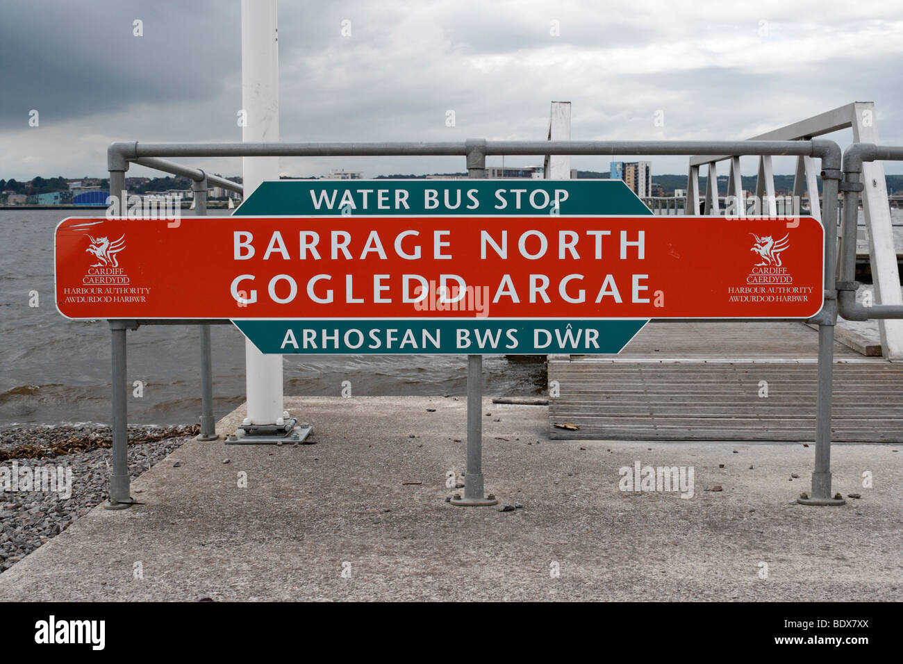 Welsh Sign Stop High Resolution Stock Photography and Images - Alamy