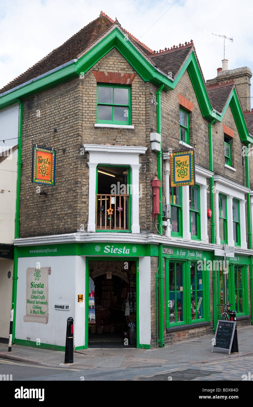 Old Fashioned Corner Shop High Resolution Stock Photography and Images ...