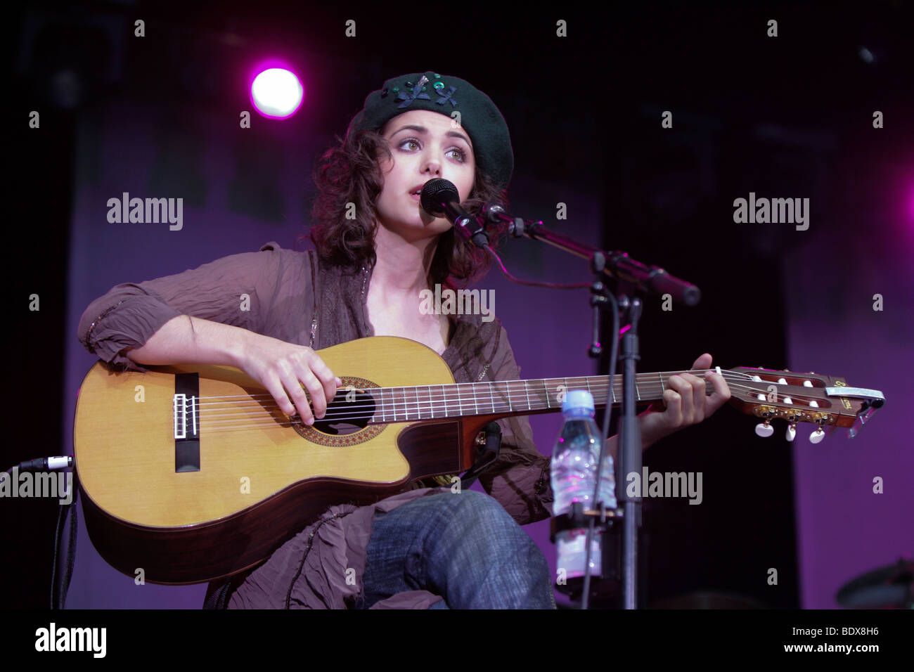 British musician singer hi-res stock photography and images - Alamy