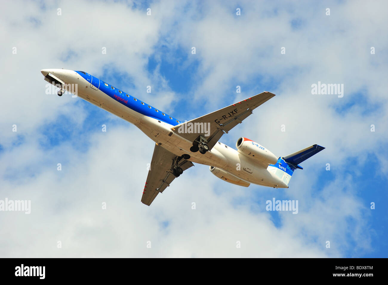 Aircraft flying overhead Stock Photo - Alamy